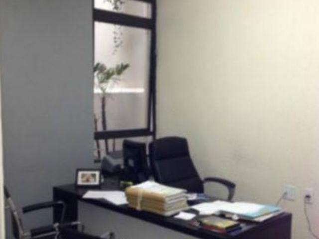 Prédio Comercial em Cidade Baixa