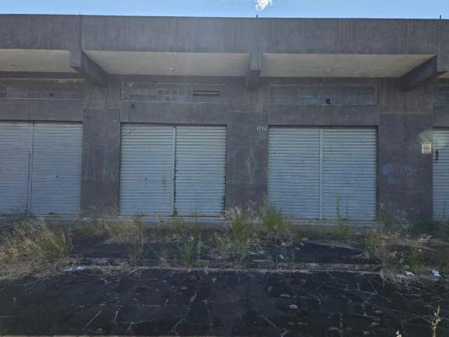Prédio Comercial em Vila Ipiranga