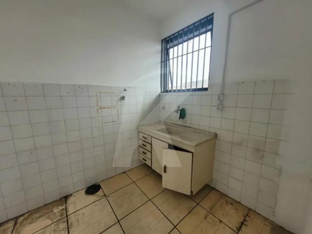 Prédio Comercial Espaçoso com 3 Andares à Venda no Imirim