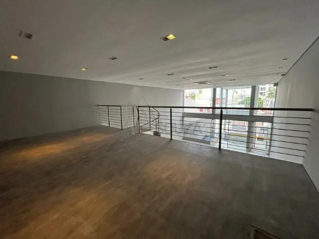 Predio Comercial para Alugar Água Fria, 750 m², salão, 4 Banheiros 10 Vagas, Ar condicionado