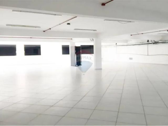 Prédio comercial para alugar 1.600m² Jd São Luiz