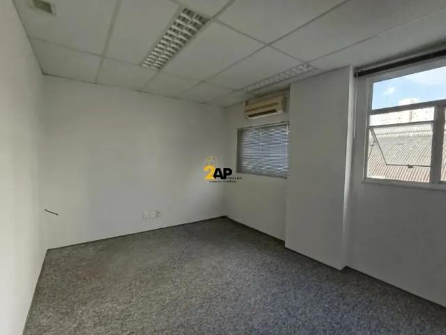 Prédio Comercial para Locação na Barra Funda: 8 Banheiros, 30 Vagas e 1.586m² de Área