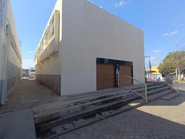 Prédio Comercial 600m² na Candangolândia – Já Alugado e Gerando Renda imediata!Aceita Financiamento
