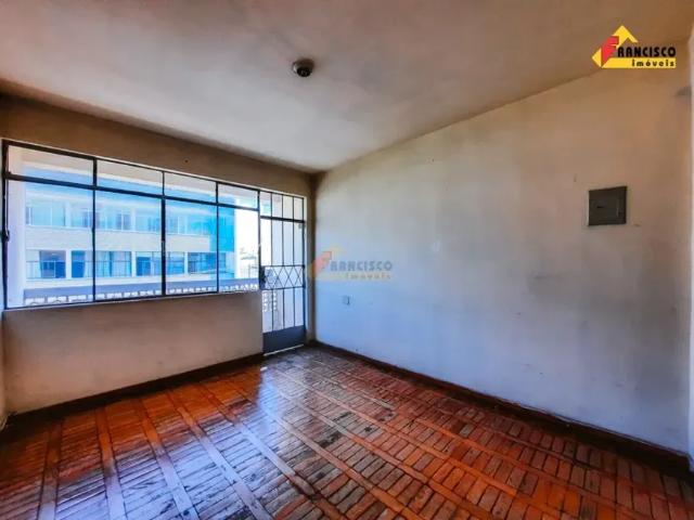 Prédio à venda, 9 quartos, 3 suítes, 3 vagas, Centro Divinópolis/MG