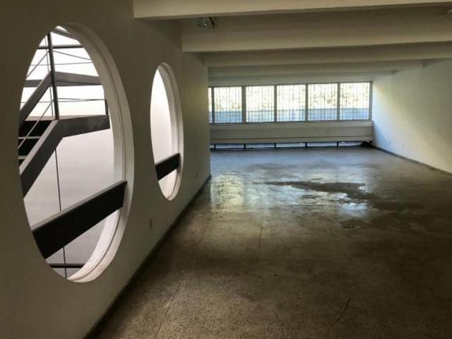 Localização Privilegiada de Alto Impacto Comercial | Frente para a W3 Sul 513