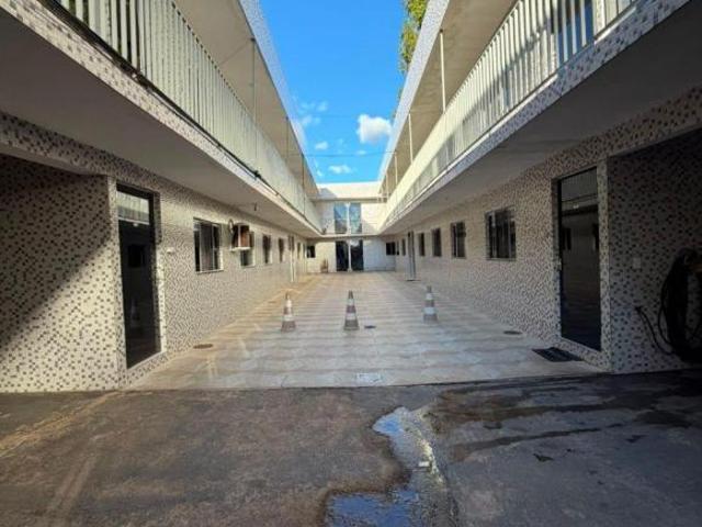 PRÉDIO À VENDA ARNIQUEIRAS