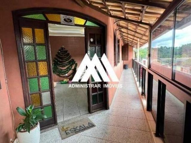 Prédio á venda sendo comercial ou residencial no Centro de Igarapé MG!