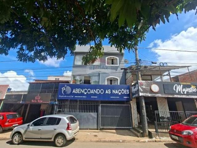 PREDIO GERANDO RENDA QR 313 SAMAMBAIA, COM EXECELENTE ESTRUTURA  COM 05 APARTAMENTOS E UMA