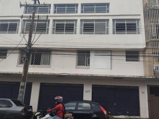 Prédio de 1688 m² à venda ao lado da avenida Independência no Setor Campinas Goiânia