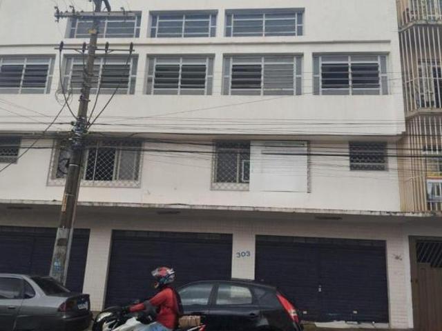 Prédio de 1688 m² à venda ao lado da avenida Independência no Setor Campinas Goiânia