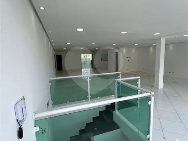 Prédio inteiro à venda em Quarta parada SP