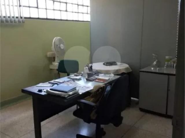 Prédio inteiro à venda em Vila Firmiano Pinto SP