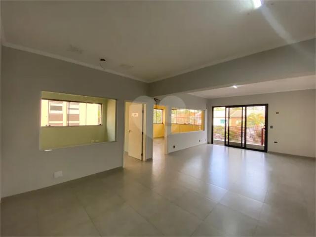 Prédio inteiro à venda em Vila Hamburguesa SP