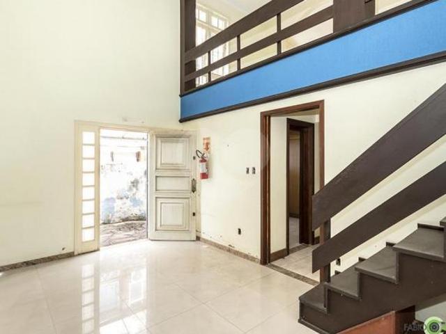 Prédio inteiro com 8 quartos à venda em Menino deus RS