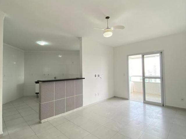 Prédio Inteiro em Vila Guilhermina Praia Grande, SP por 1