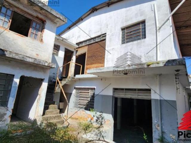Prédio Industrial à Venda ou Locação em Vila Prudente, São Paulo SP: 700m² e 3 Banheiros!