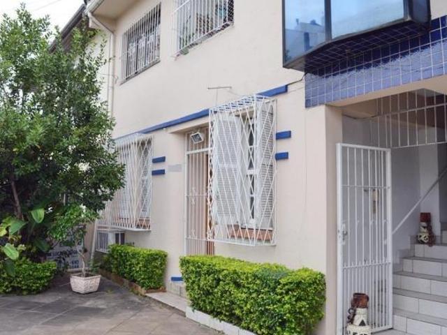Prédio misto com apartamentos para locação