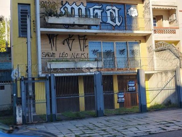 Prédio no bairro Petrópolis