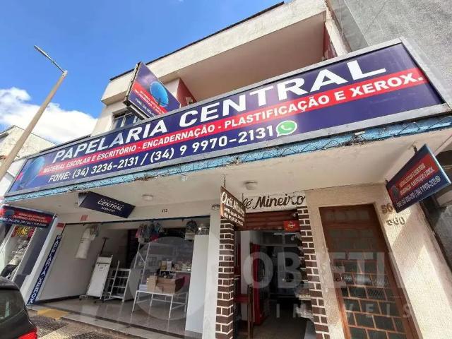 Prédio para Venda em Uberlândia/MG Centro 9 Quartos