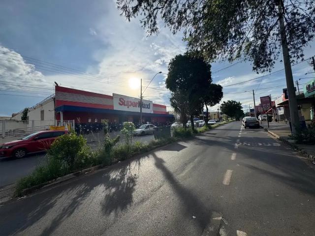 Prédio para Venda em Uberlândia/MG Jardim Canaã