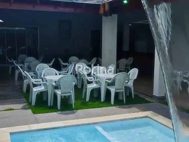 Prédio para Venda em Uberlândia/MG Loteamento Portal do Vale II 2 Quartos