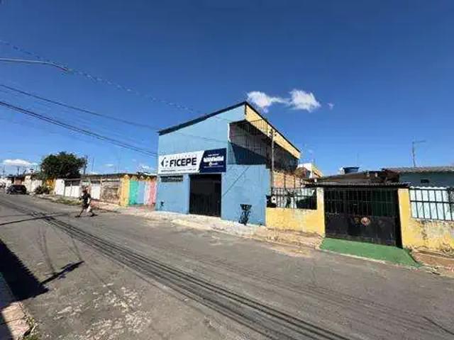 Prédio para Venda em Cidade Ocidental/GO Centro 12 Quartos