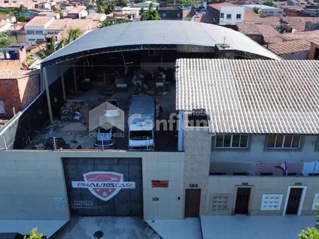 Prédio para Venda em Fortaleza/CE Quintino Cunha 3 Quartos