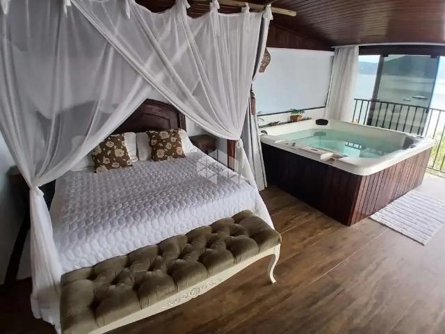 Prédio para Venda em Florianópolis/SC Barra da Lagoa 5 Quartos