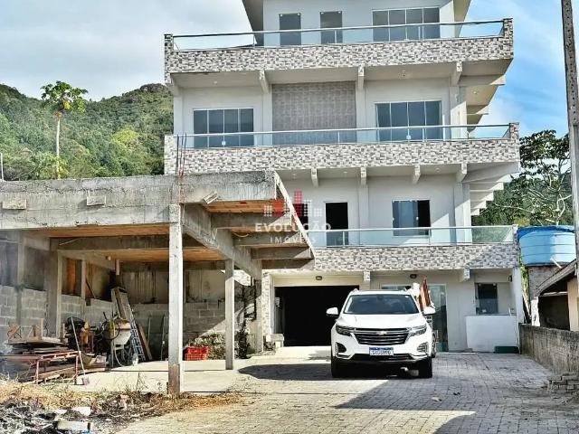 Prédio para Venda em Governador Celso Ramos/SC Ganchos de Fora 4 Quartos