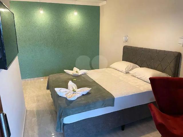 Prédio para Venda em Guarujá/SP Enseada 10 Quartos