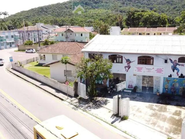 Prédio para Venda em Morretes/PR Centro 3 Quartos