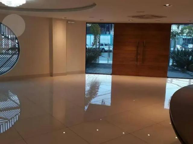 Prédio para Venda em Niterói/RJ Piratininga