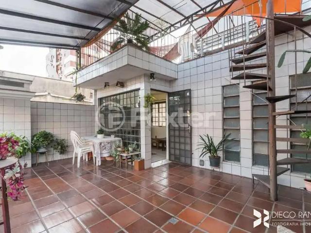 Prédio para Venda em Porto Alegre/RS Auxiliadora