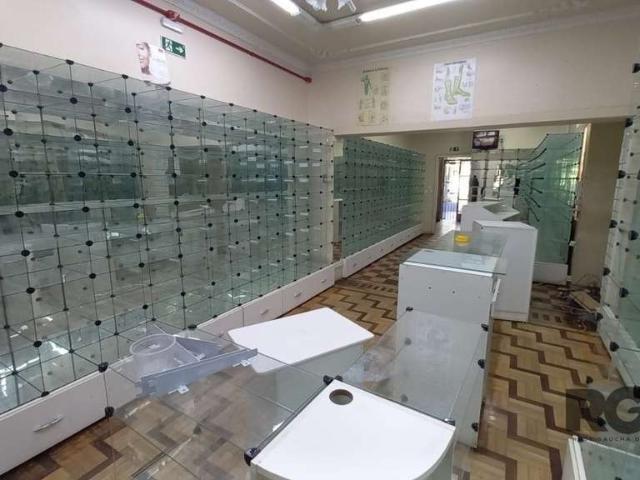 Prédio para Venda em Porto Alegre/RS Centro Histórico 10 Quartos