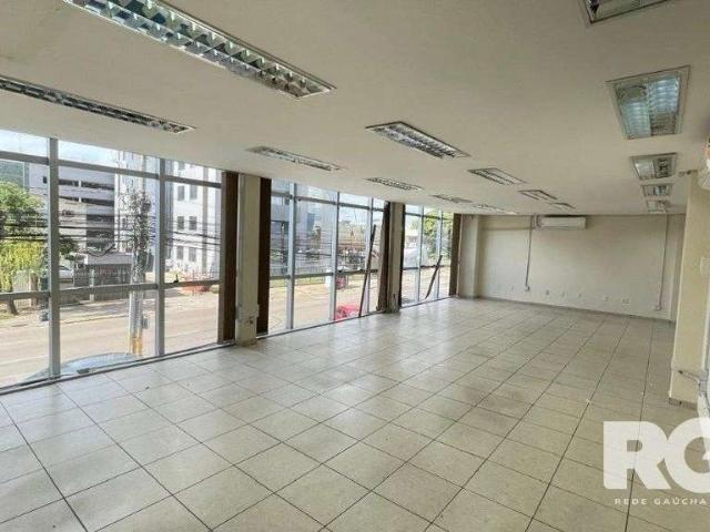 Prédio para Venda em Porto Alegre/RS Navegantes 30 Quartos