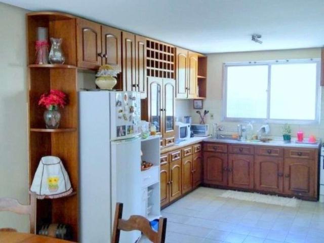 Prédio para Venda em Porto Alegre/RS Navegantes 6 Quartos