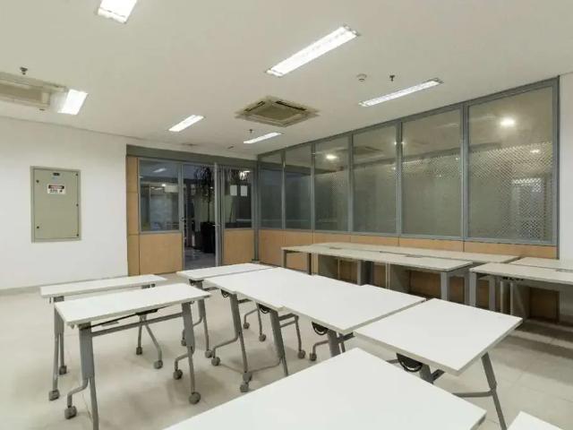 Prédio para Venda em São Paulo/SP Parque Industrial Tomas Edson 26 Quartos