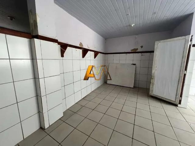 Prédio para Venda em Salvador/BA Uruguai 5 Quartos