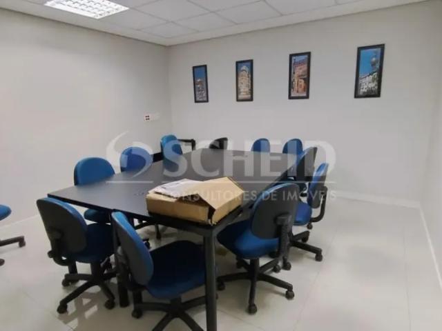 Prédio para locação de 684,00m² útil, com 5 vagas no Brooklin
