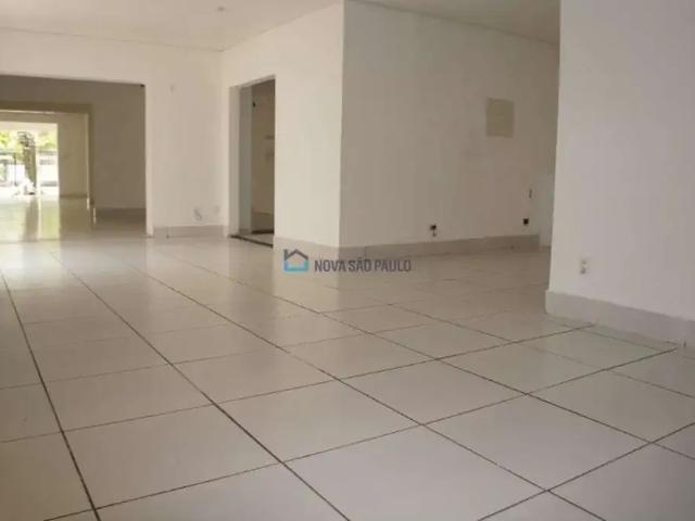 Prédio para Locação em São Paulo/SP Indianópolis 3 Quartos