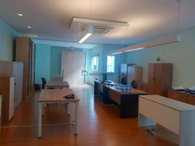 Prédio para Locação em São Paulo/SP Jardim Oriental