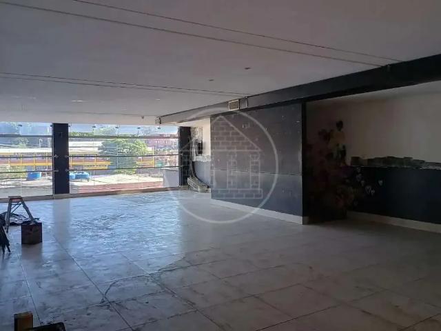 Prédio para Locação em São Paulo/SP Jardim São Luís