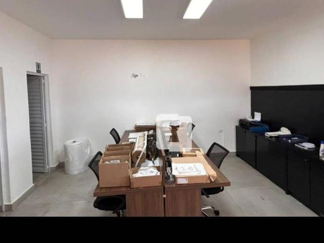 Prédio para Locação em São Paulo/SP Limão