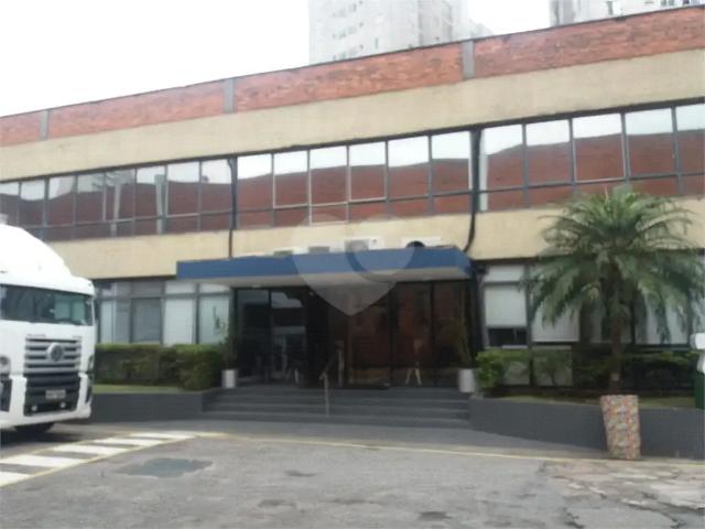 Prédio para Locação em São Paulo/SP Limão