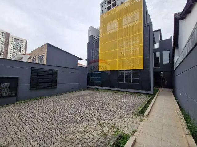 Prédio para Locação em São Paulo/SP Parada Inglesa
