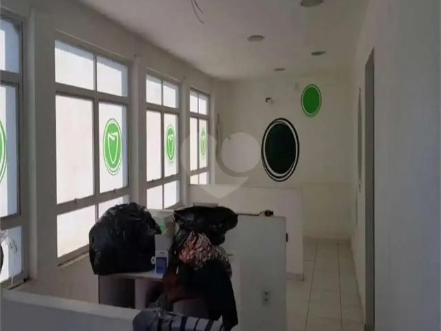 Prédio para Locação em São Paulo/SP Pari