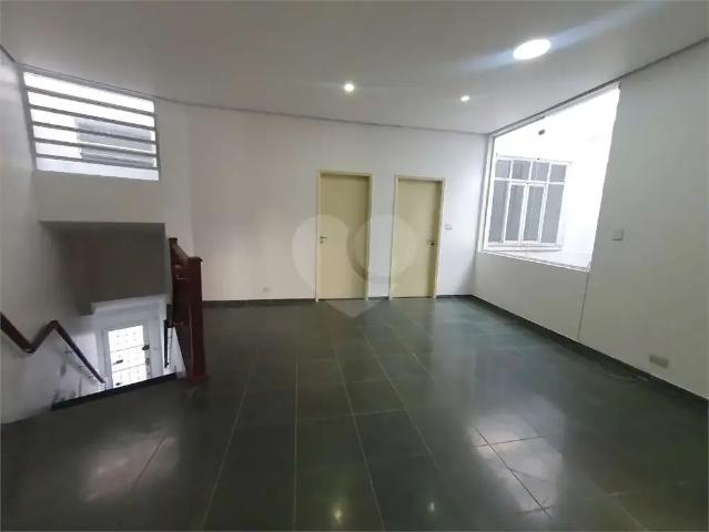 Prédio para Locação em São Paulo/SP Penha