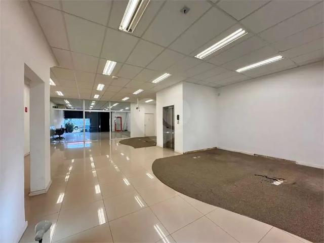 Prédio para Locação em São Paulo/SP Tremembé