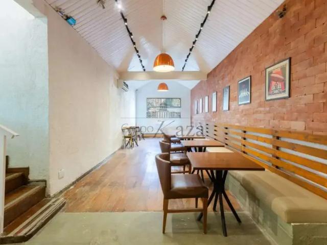 Prédio para Locação em São Paulo/SP Vila Madalena
