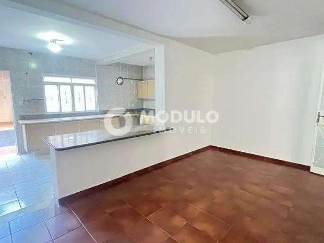 Prédio para Locação em Uberlândia/MG Centro 7 Quartos